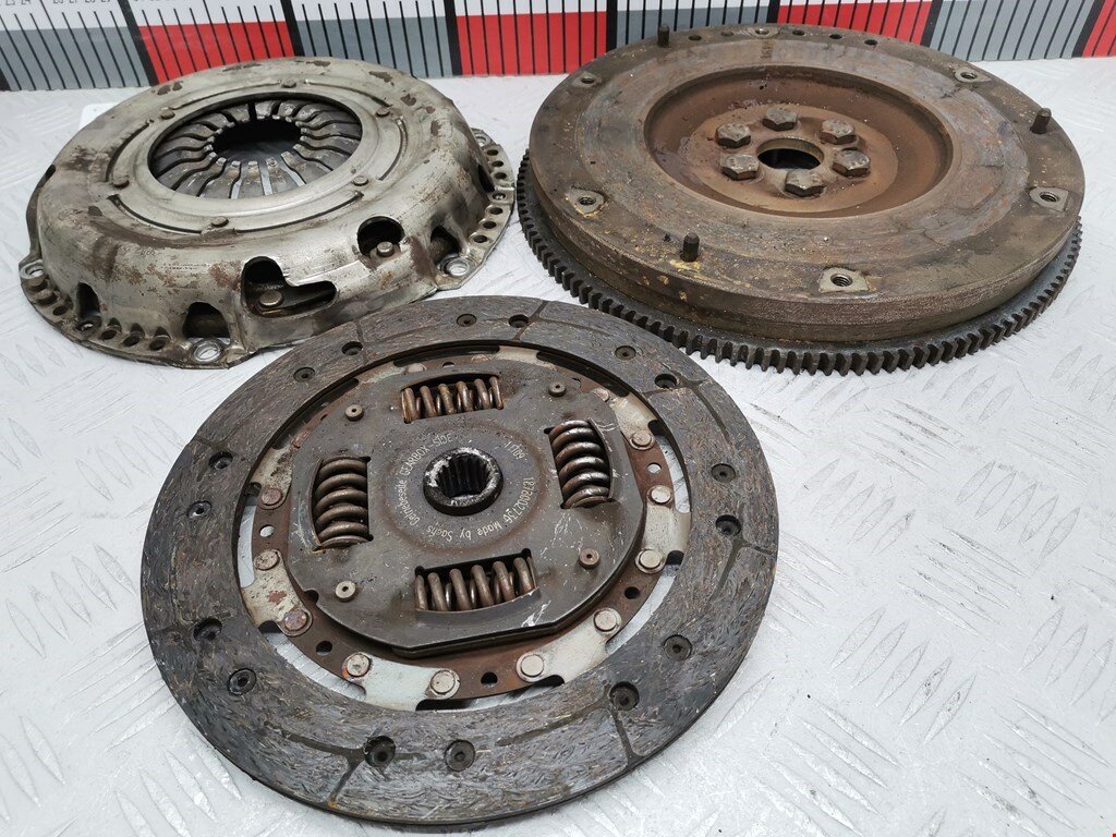 Маховик (демпфер сцепления) Ford Focus 2 1462885 арт. 1764921