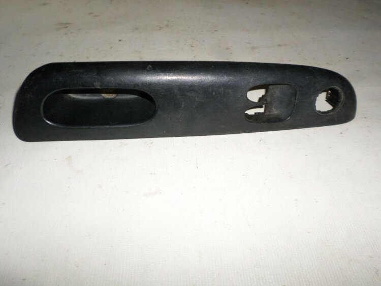 Накладка кнопки стеклоподъемника двери передней правой 96563827 Дэу Матиз - на 2 кнопки, -