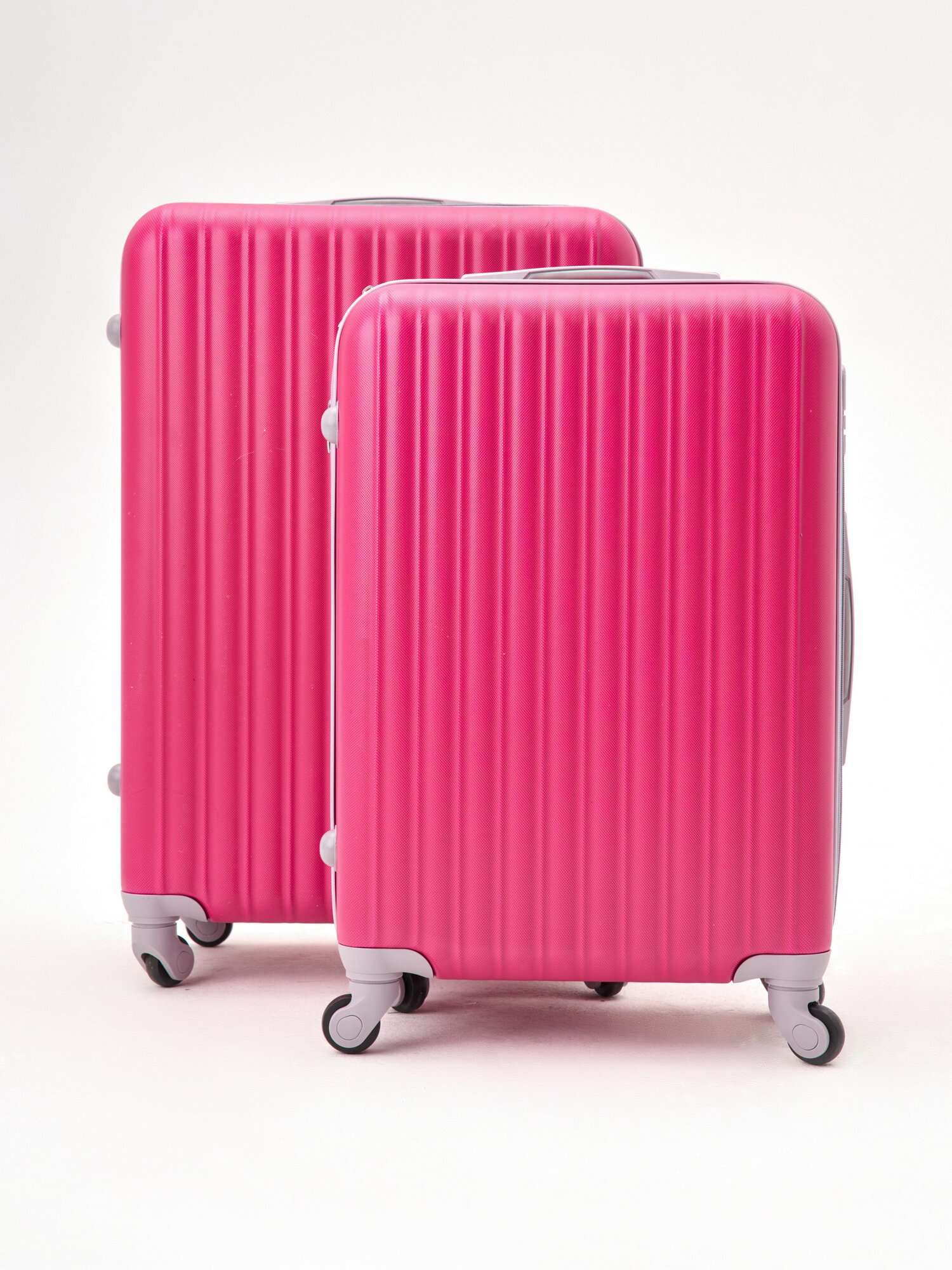 Комплект чемоданов 