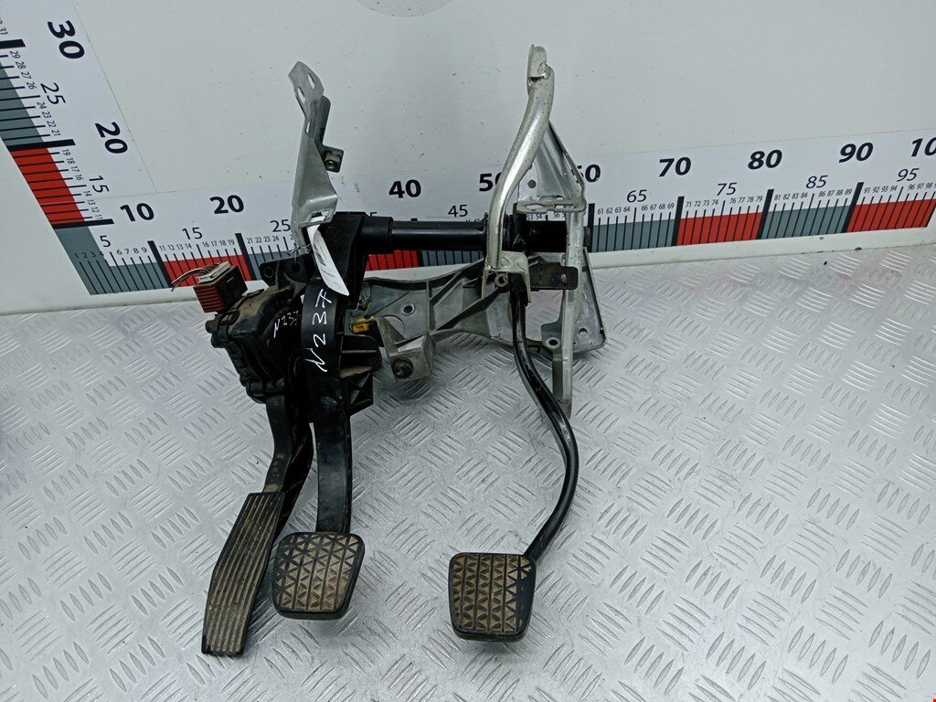 Педальный узел Opel Vectra C 93174339 арт. 1969786