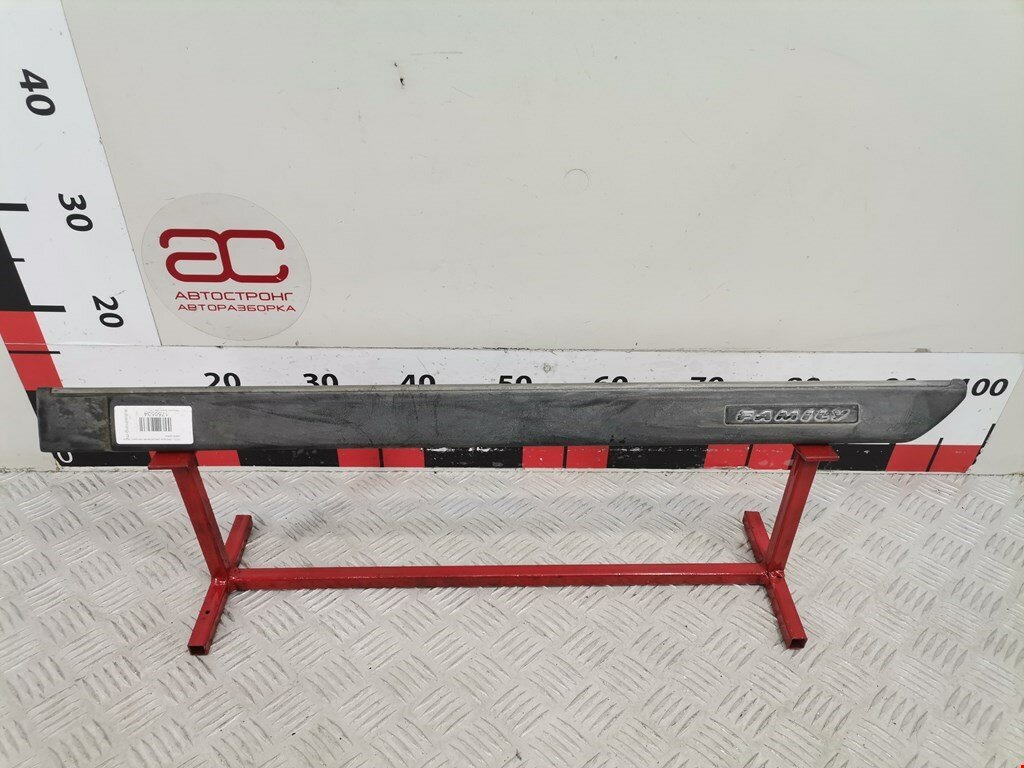 Накладка (молдинг) двери задней левой Mitsubishi Space_Star 1 MR915825 арт. 1750534