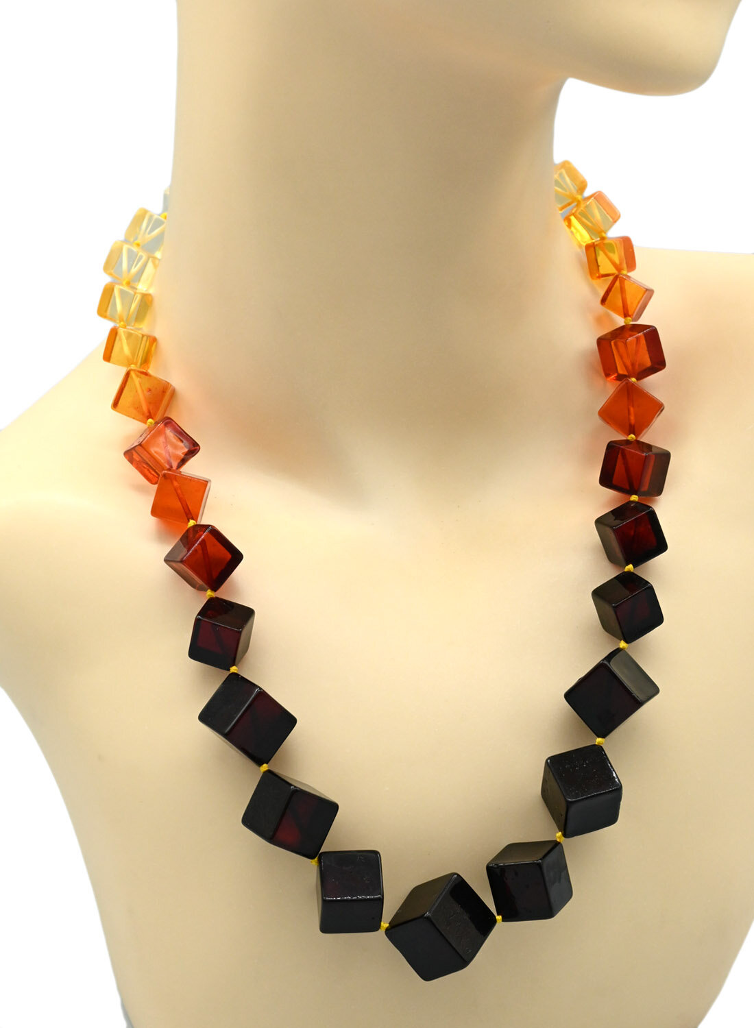 Колье, янтарь