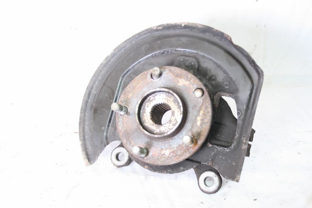 Кулак поворотный передний Nissan Juke I 400151KK0A