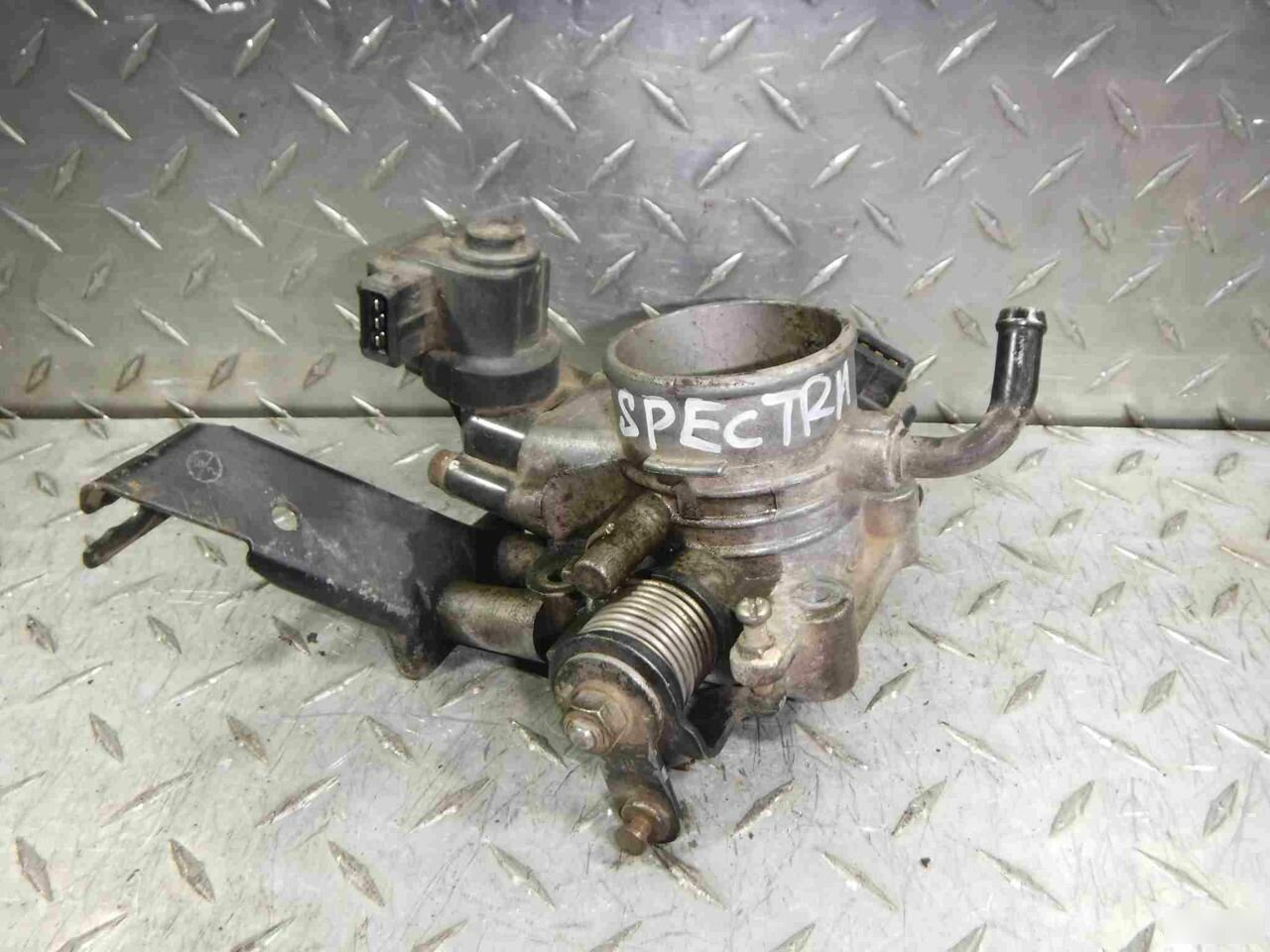 Дроссельная заслонка Kia Spectra 0K30E13640