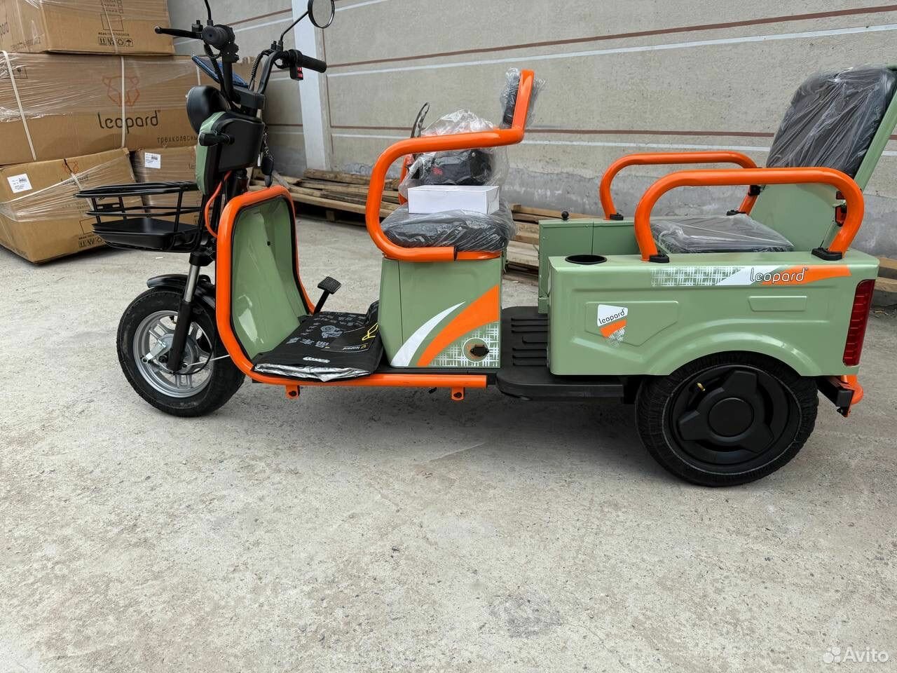 Трехколесный электроскутер грузопассажирский (трицикл) 3-ех местный Leopard (1200w Li-ion 60v 25Ah) зеленый