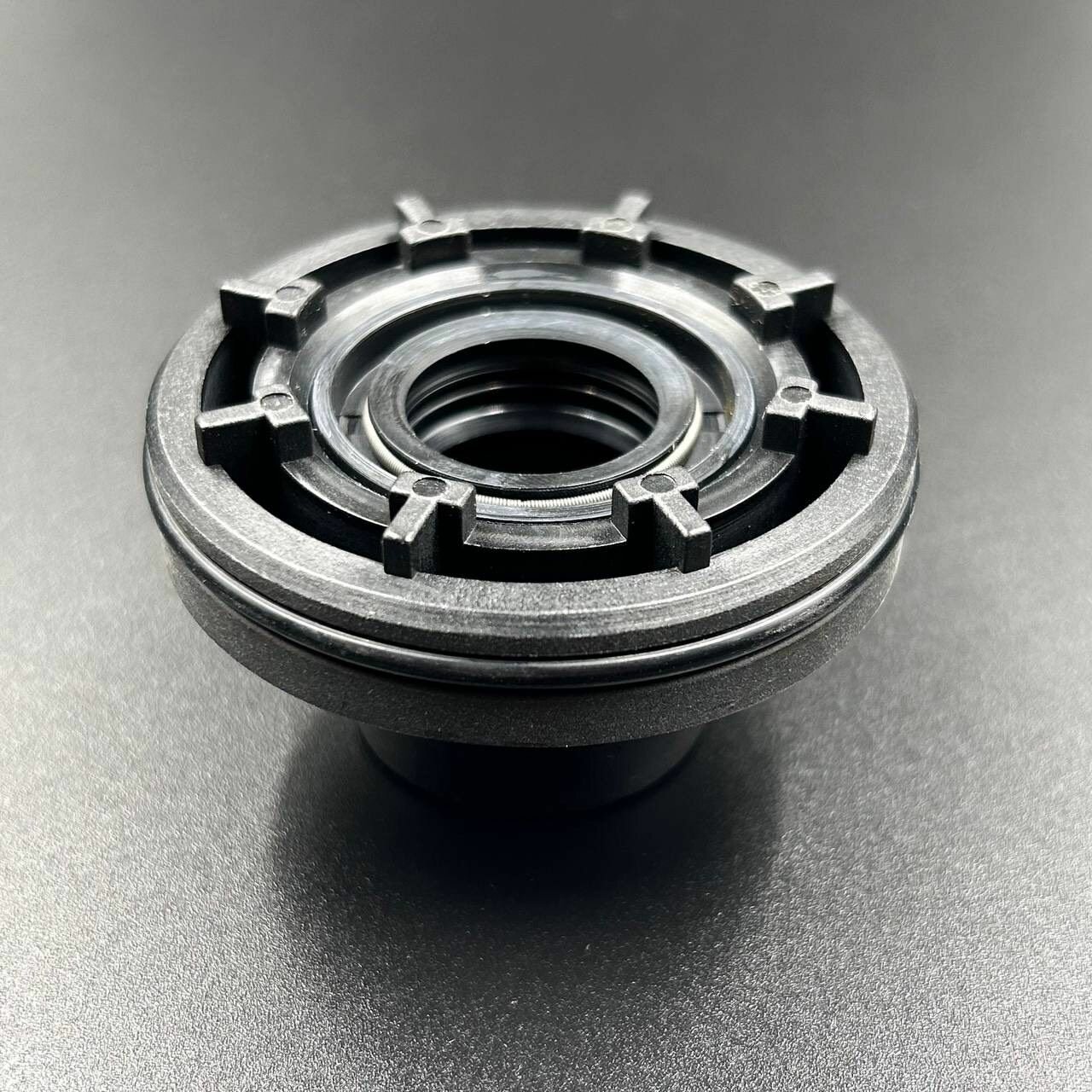 Основание помпы Mercury 135-275 4-STROKE VERADO (PREMARINE) OEM номера: 888909A1; 18-0557 ;8M0007131