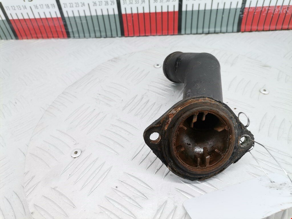 Корпус термостата Volkswagen Golf 5 06A121121C арт. 1679115