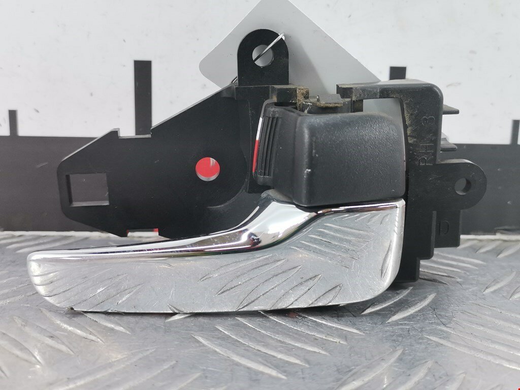 Ручка двери внутренняя задняя правая Mitsubishi Lancer 10 5716A014BC арт. 1809628