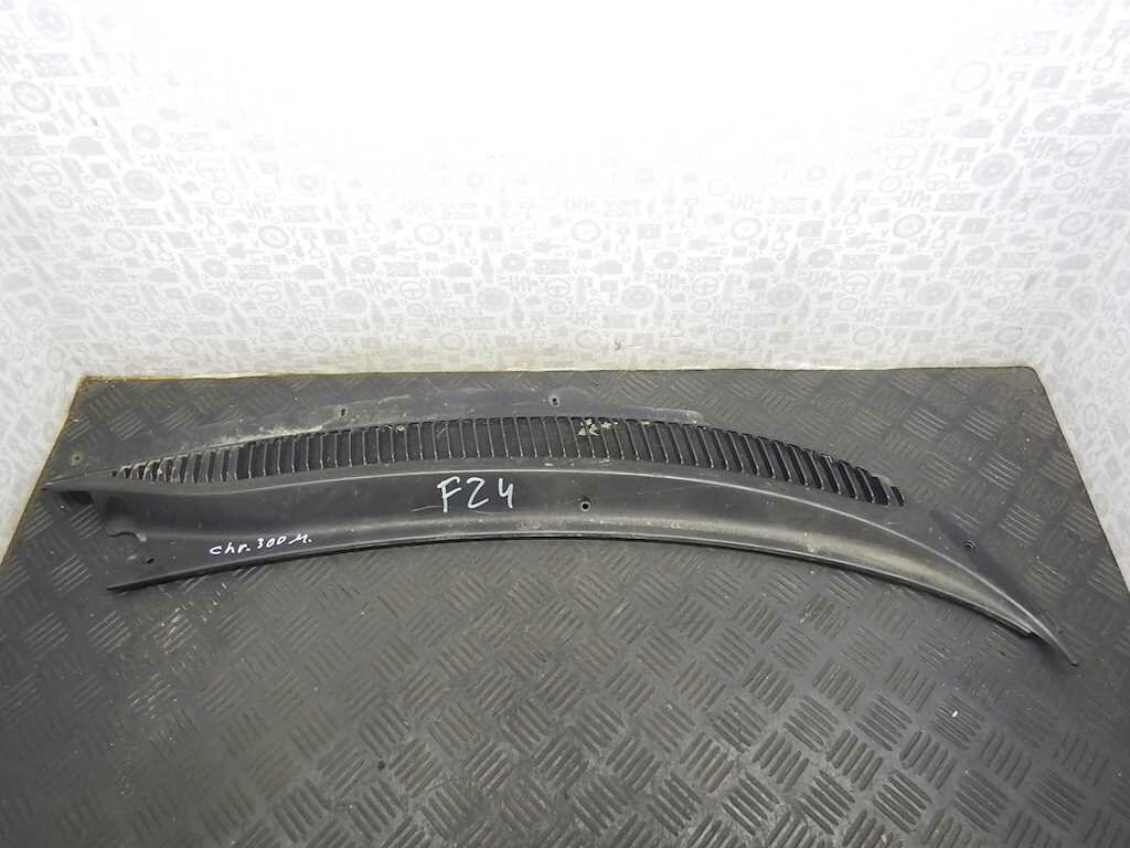 Дождевик (жабо) Chrysler 300M (LR) 04805014AD арт. 336943