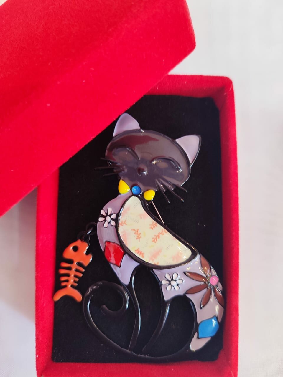 Брошь, стразы