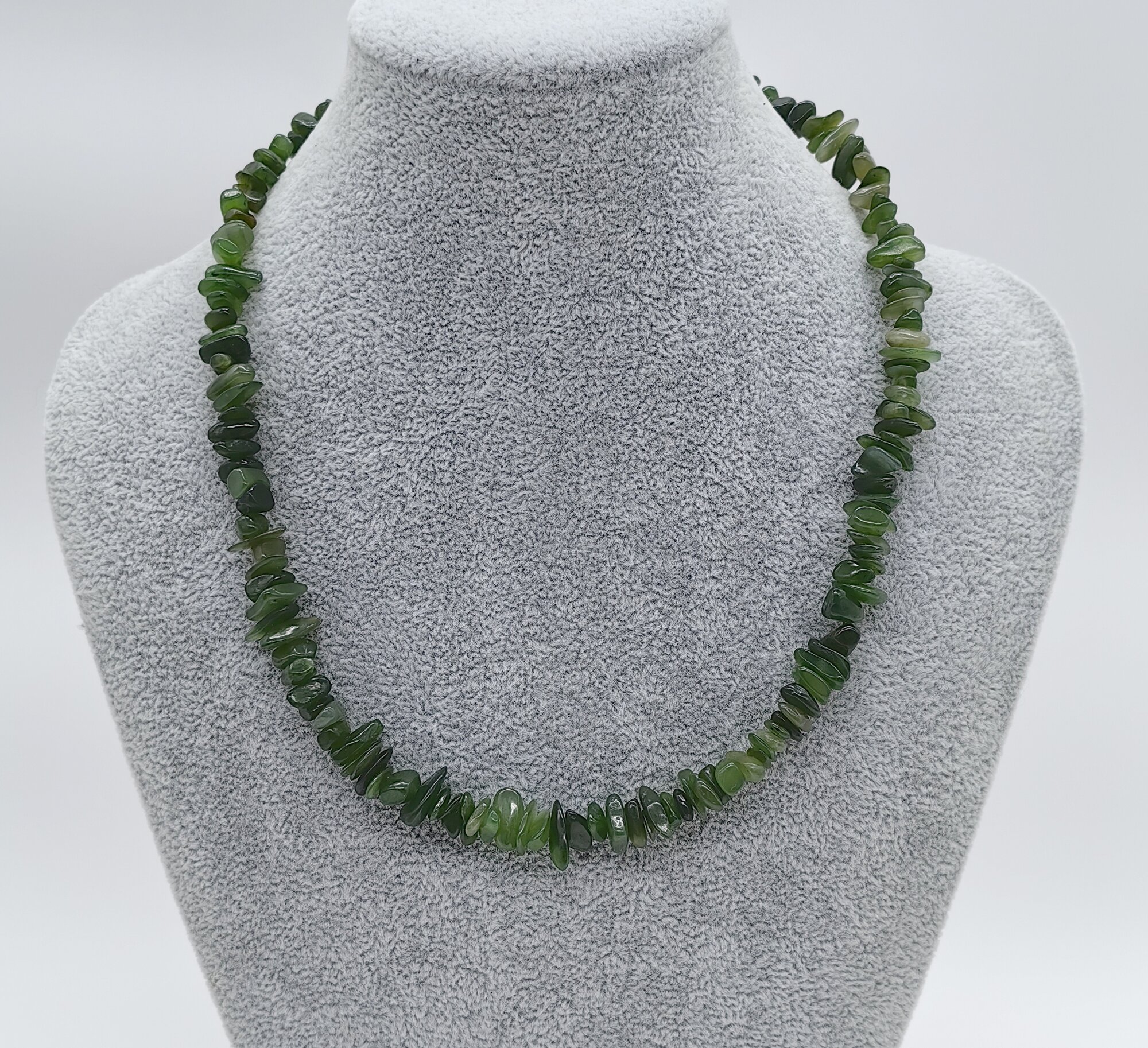 Бусы, нефрит