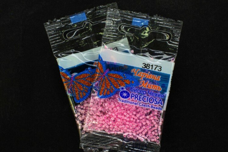 Бисер чешский PRECIOSA круглый 10/0 38173 прозрачный, розовая линия внутри, 5 грамм