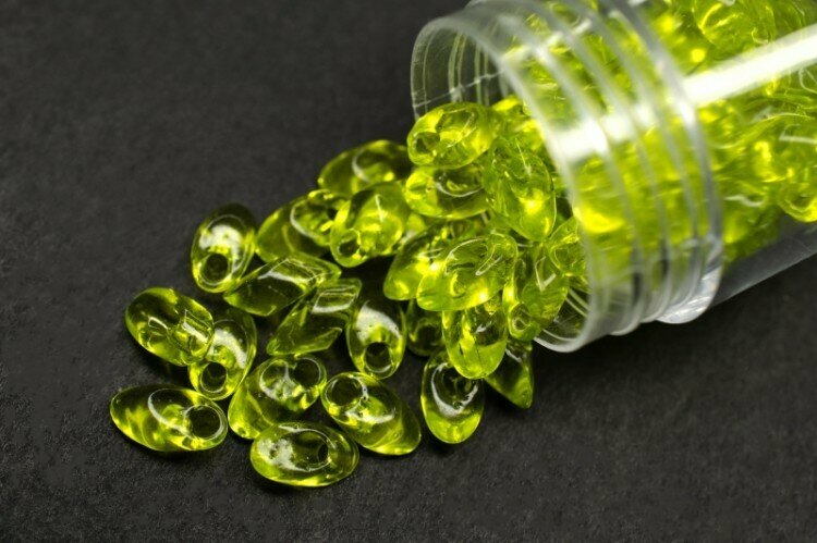 Бисер японский MIYUKI Long Magatama #0143 салатовый, прозрачный, 10 грамм