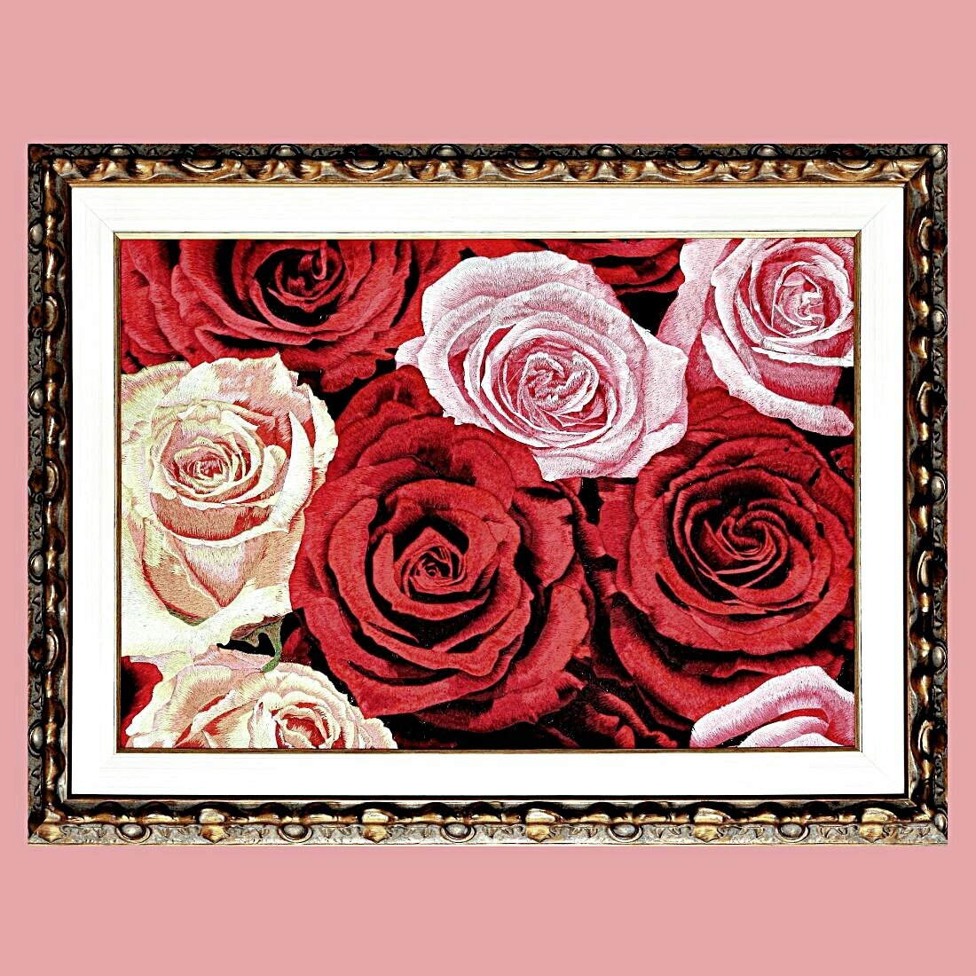 Декоративная настенная картина Живой Шелк"Пламя роз", вышивка шелком ручная с 3Dэффектом/см 69х51х3/в багете