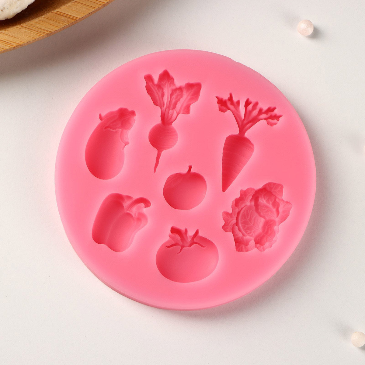 Молд силиконовый для шоколада, воска, мыла, гипса и эпоксидной смолы 'Овощной микс', 8*8*1 см, Арт Узор