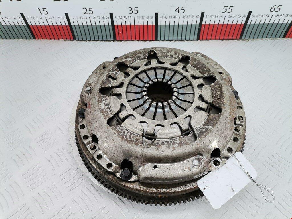 Маховик (демпфер сцепления) Mazda 2 DY C60111500 арт. 1720893