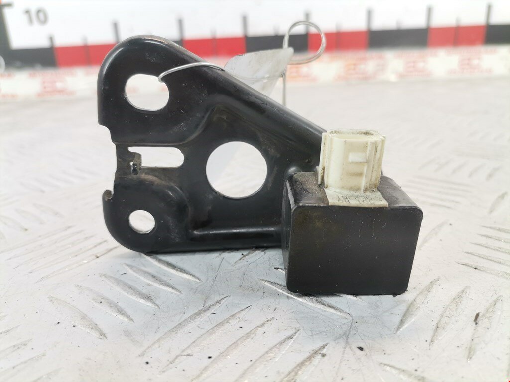 Датчик удара Toyota Yaris 1 8917359225 арт. 1023374