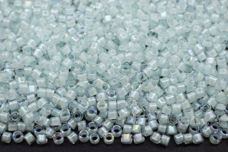 Бисер японский MIYUKI Delica цилиндр 11/0 DB-0078 радужный голубой, окрашенный изнутри, 5 грамм