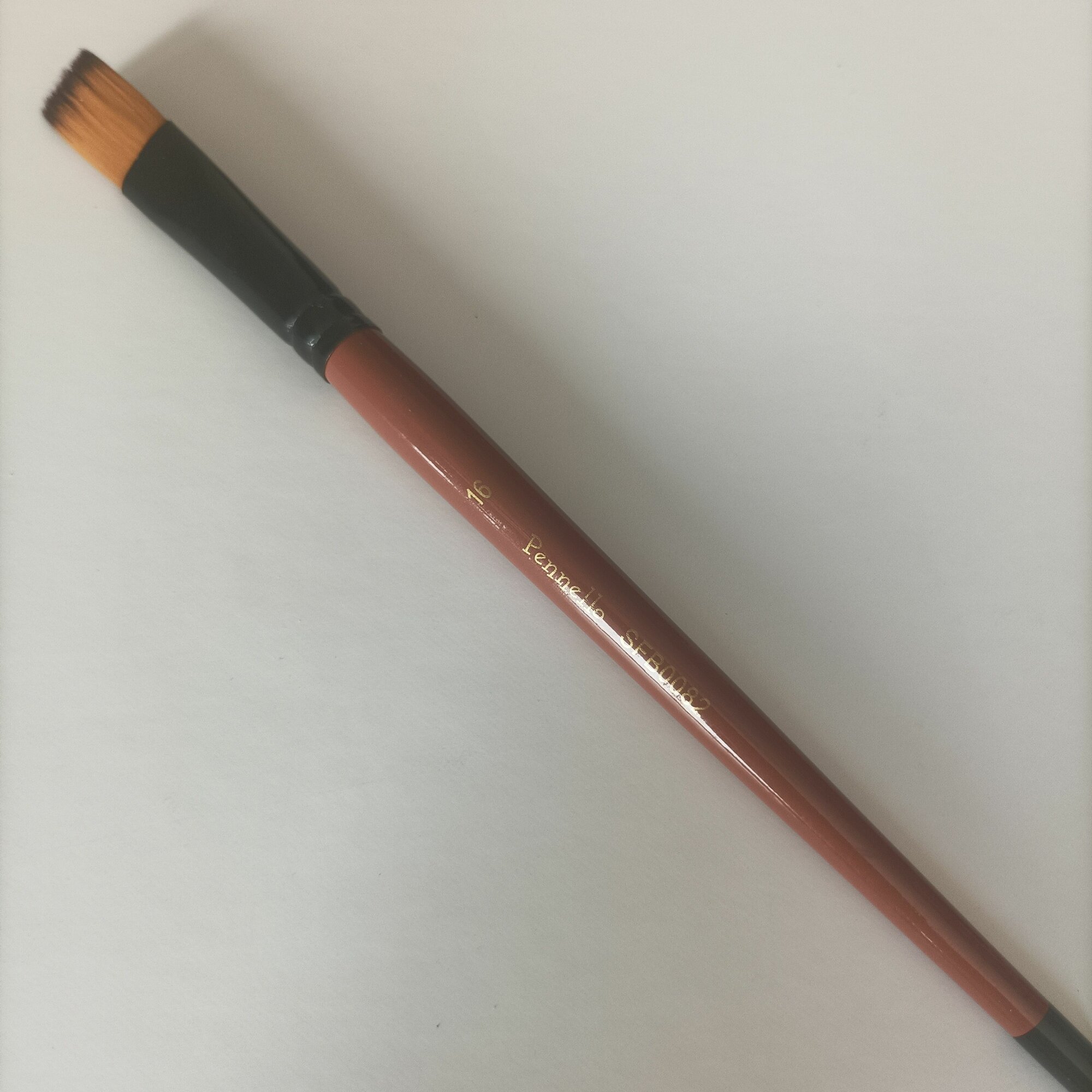 Кисть синтетика плоская N 16 короткая ручка Pennello