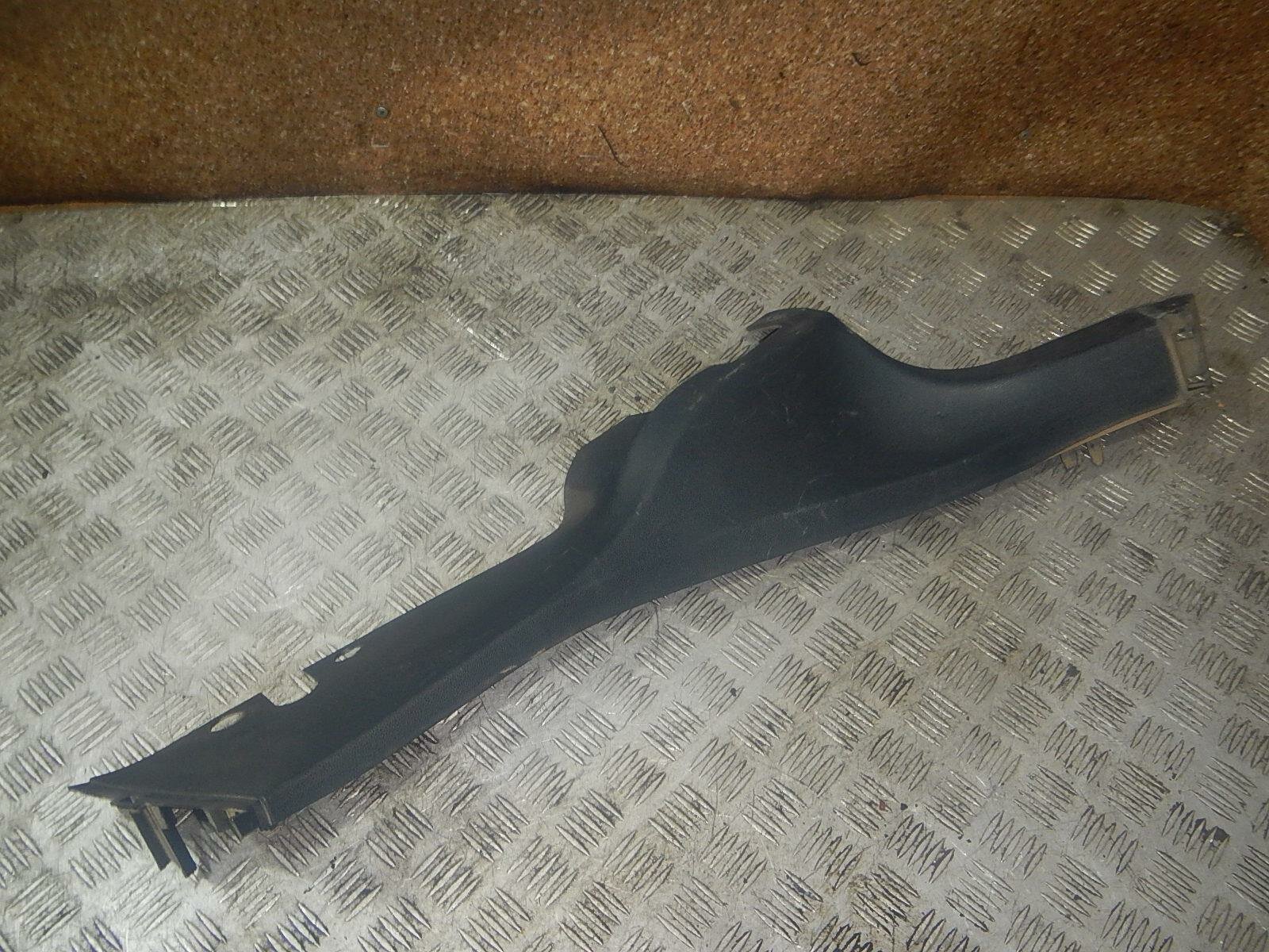 Б/У Обшивка стойки задней правой, Ford (Форд)-FIESTA (08-17) FORD FIESTA (08-17) Царапины 381793 FORD арт. 1778914