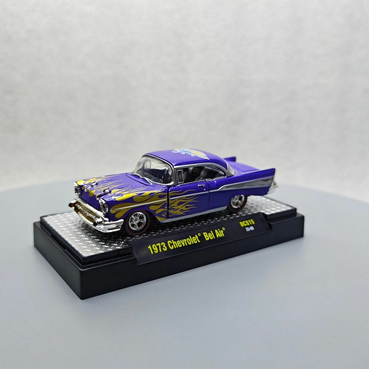 Машинка M2 Machines 1/64 1973 Chevrolet Bel Air Purple Flame Die-cast alloy car model collection display child gift