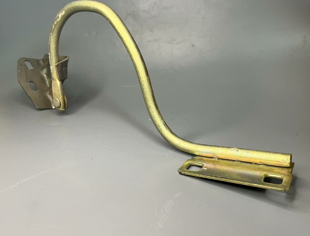 Петля капота 3302 прав