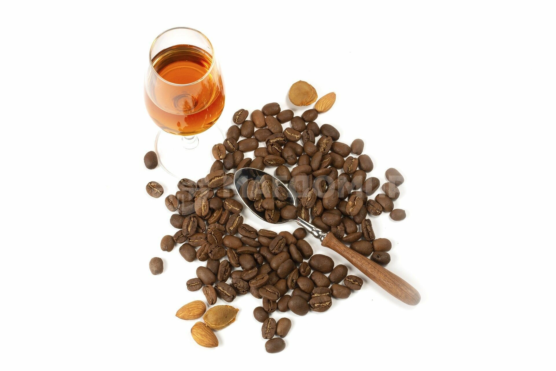 Ароматизированный кофе Амаретто, 200гр, зерновой