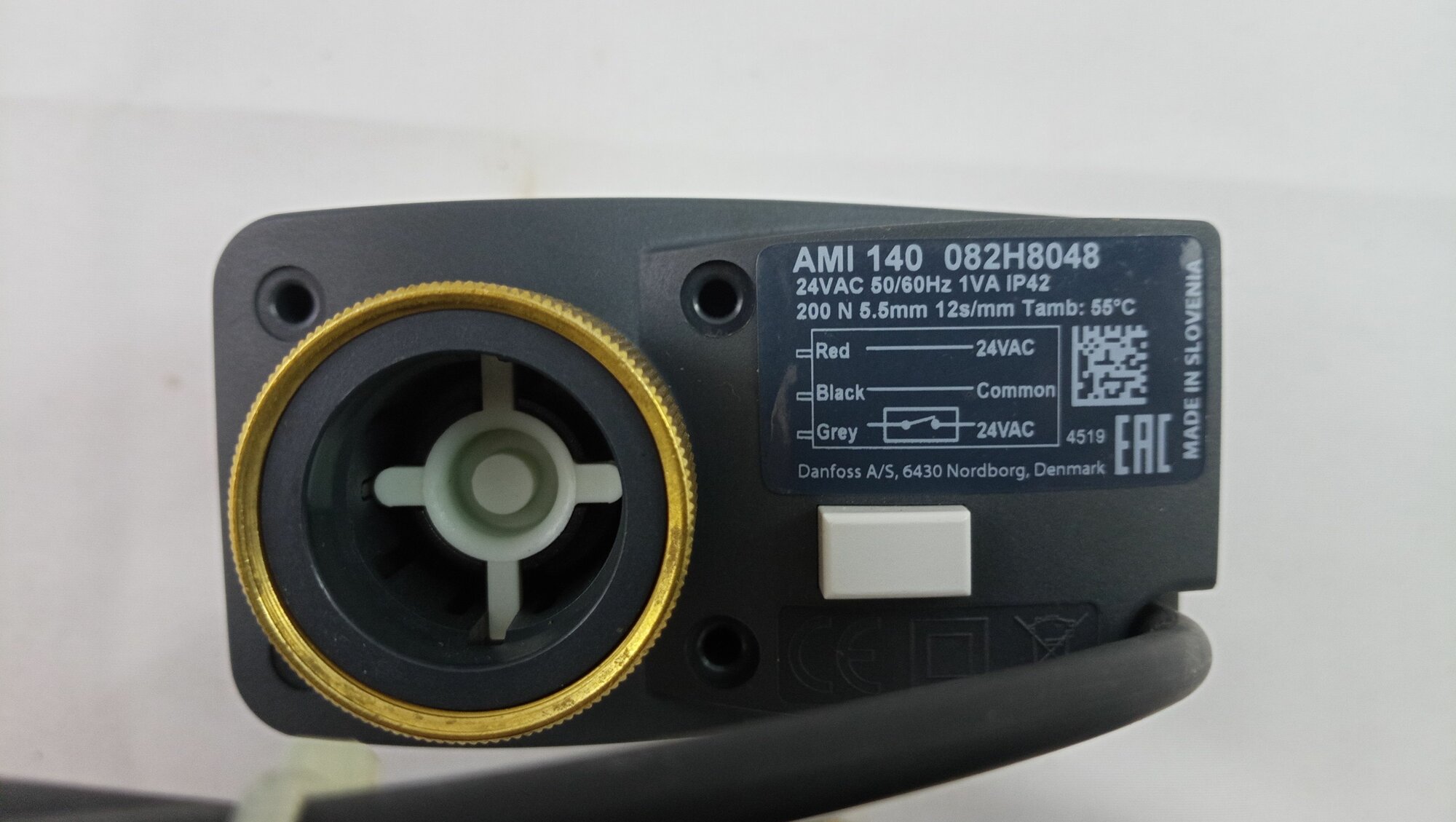 Danfoss 082H8048 - Электропривод двухпозиционный AMI140, 24 В. пер. тока для AB-QM Ду 10-32 мм. и клапанов VZ, VZL, VRBZ