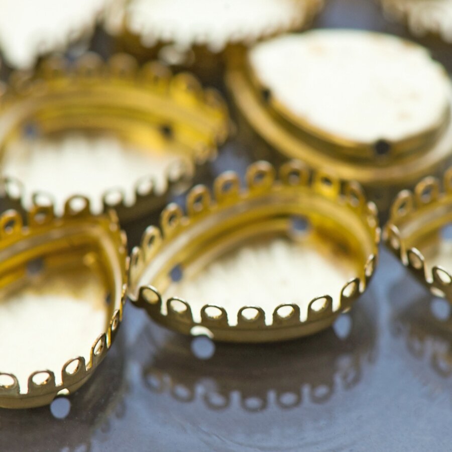 Цапы оправа для страз, форма капля 24 шт, закрытые (с задней стенкой), размер 18x13 мм, цвет золото