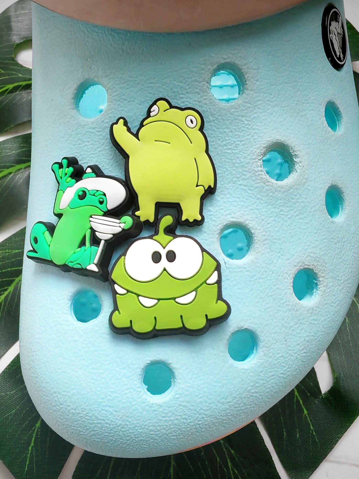 Джибитсы для crocs зеленые животные лягушки