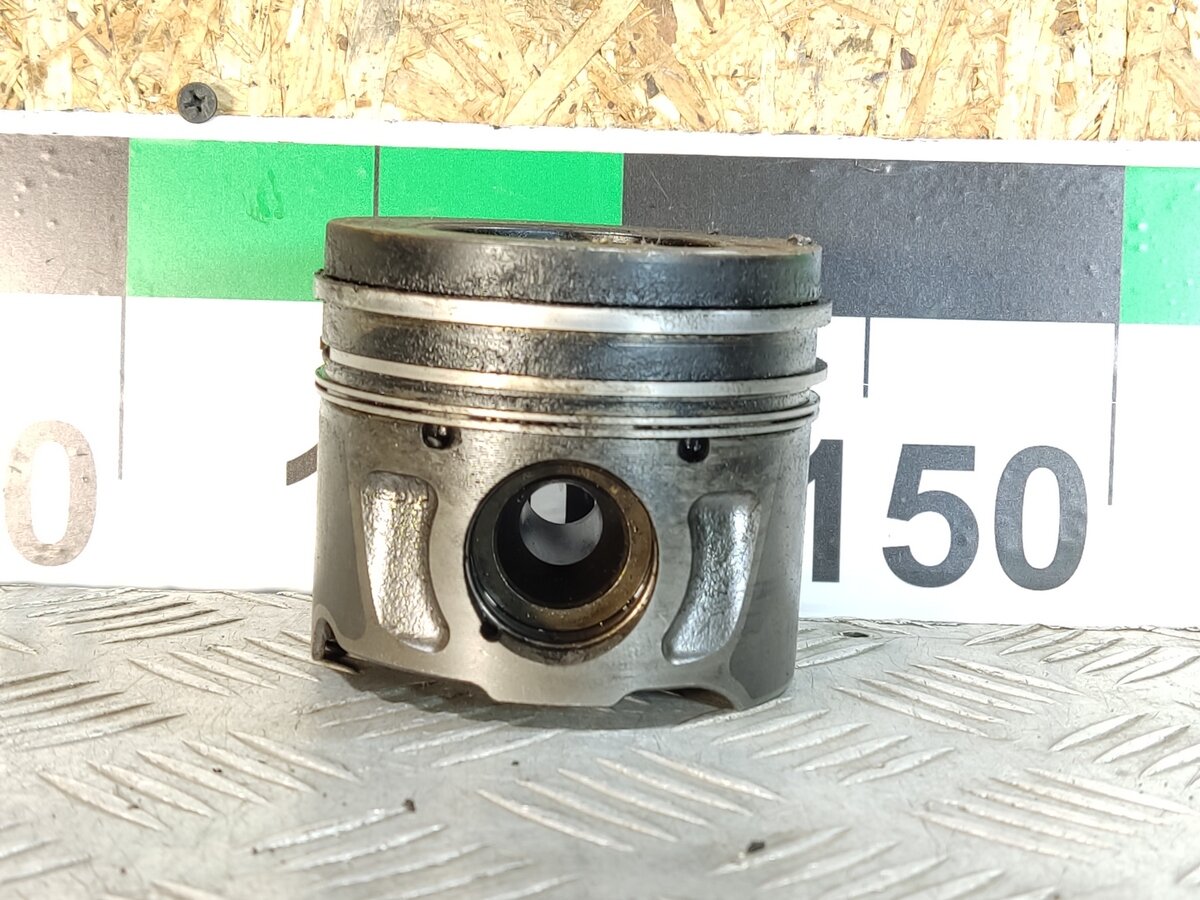 Поршень LAND ROVER Freelander 1998-2006 LR001268