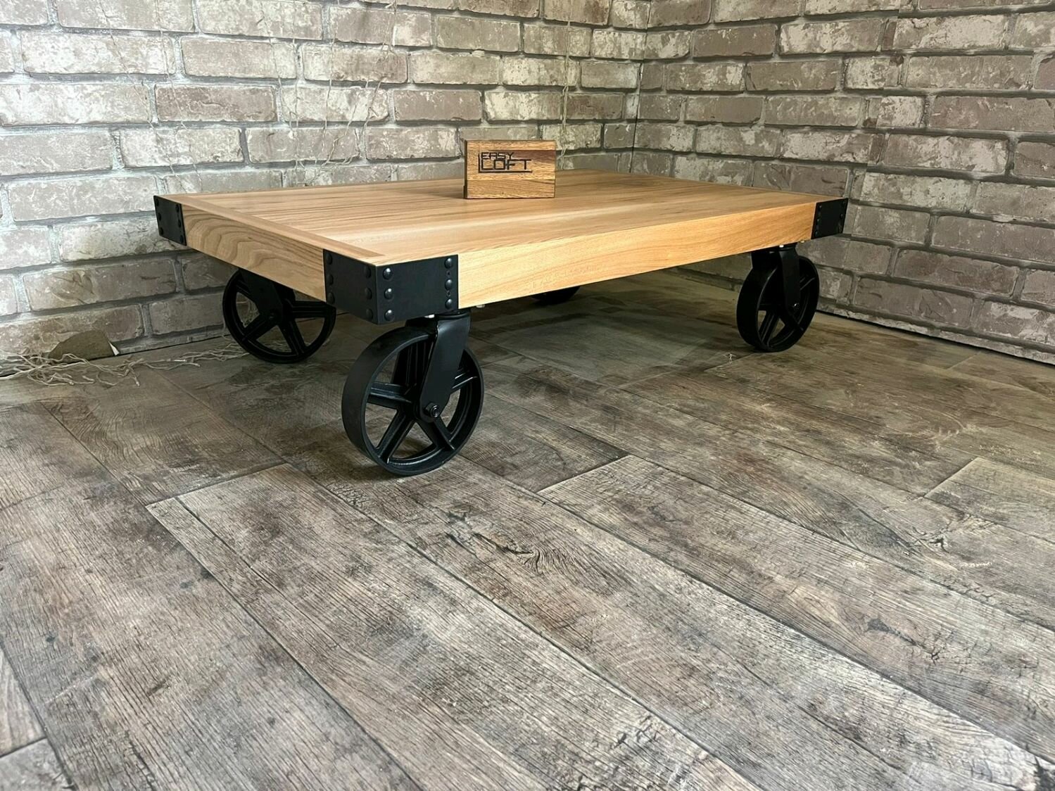 Журнальный столик лофт Coffee Table - 32, на колёсах, для гостиной