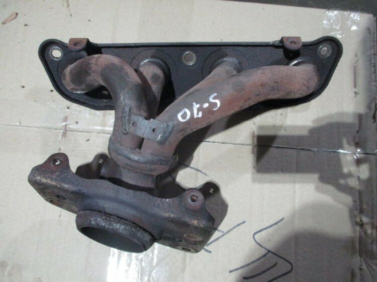 Коллектор вЫпускной Ниссан Тиида Х-Трейл 14002ET00A на 1,8 литра MR18DE