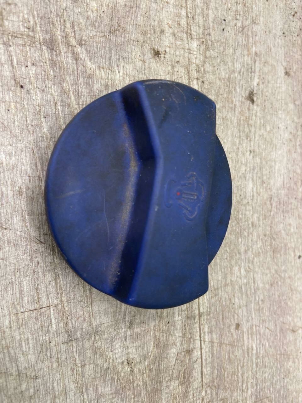 Крышка расширительного бачка VW Golf 4 Bora 97-05