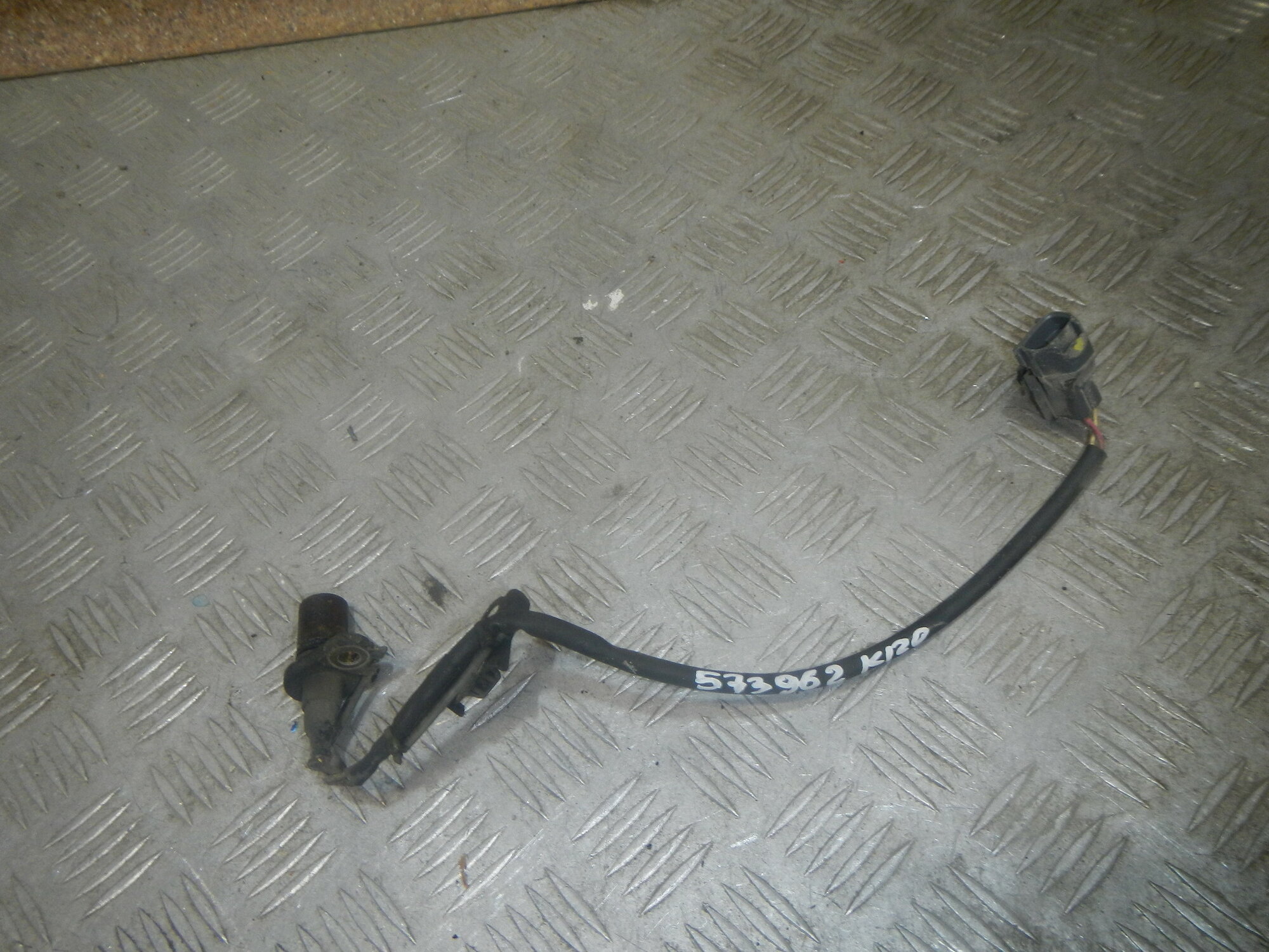 Б/У Датчик положения коленвала, Toyota (Тойота)-COROLLA 120 (01-06) TOYOTA COROLLA 120 (01-06) Без видимых повреждений. ...