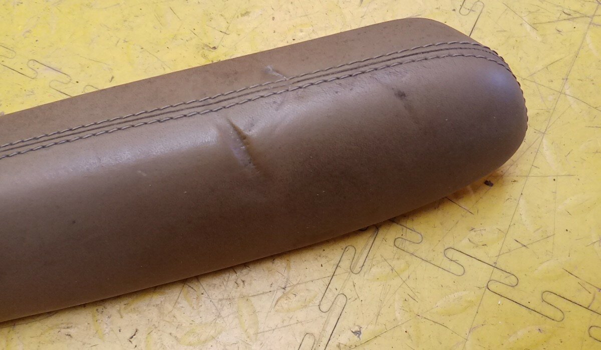 Подлокотник W221 S-klass Mercedes-Benz A2217270166