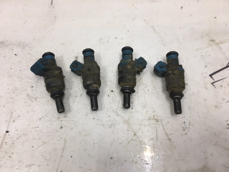 Б/У инжектор, форсунка Audi A4 1998 8D5 ADR Цена за штуку, в наличии 4 штуки 18663 VAG арт. 058133551