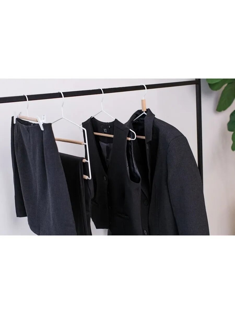 Практичные многоуровневые вешалки для одежды