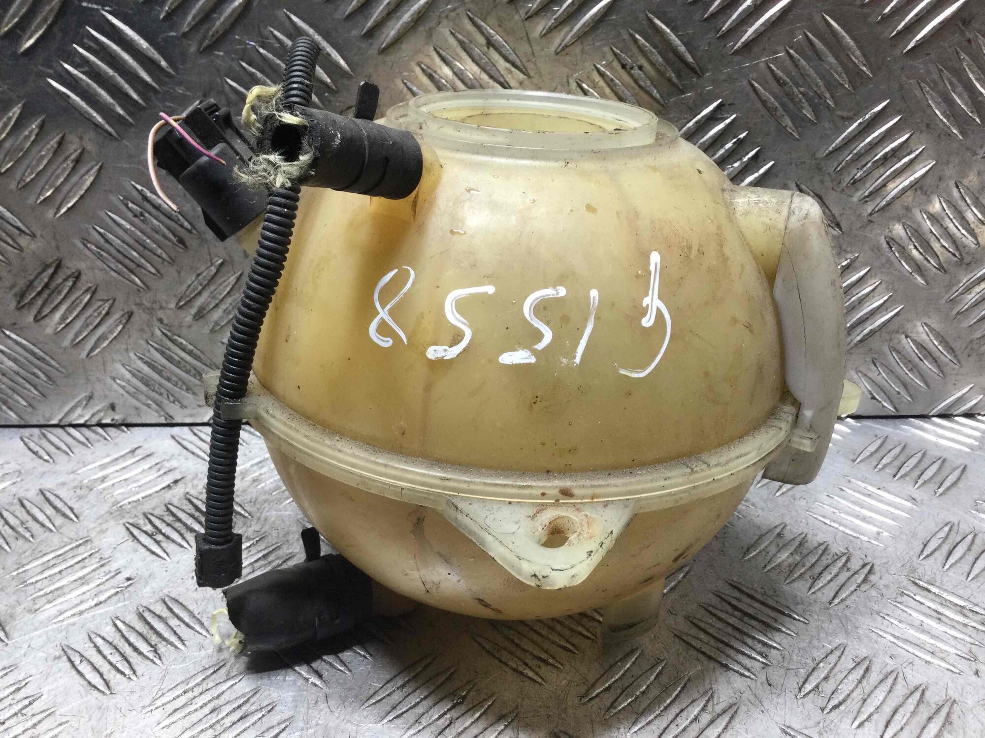 Б/У Бачок расширительный Volkswagen Golf 4 поколение (1997-2004) 2001 г.