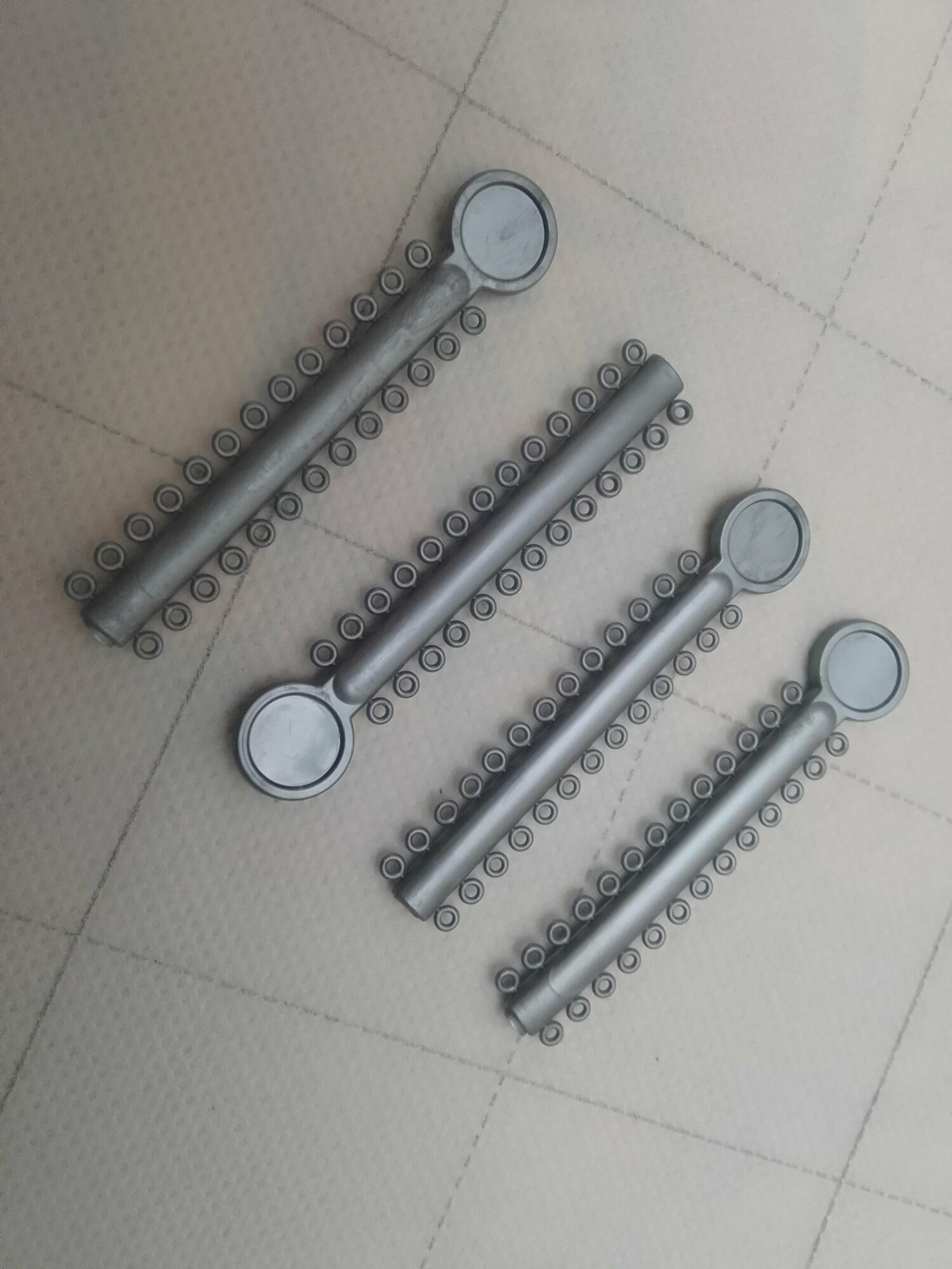 Ортодонтические эластичные лигатуры для брекетов на модуле Kronen Ties 4 шт цвет серебро