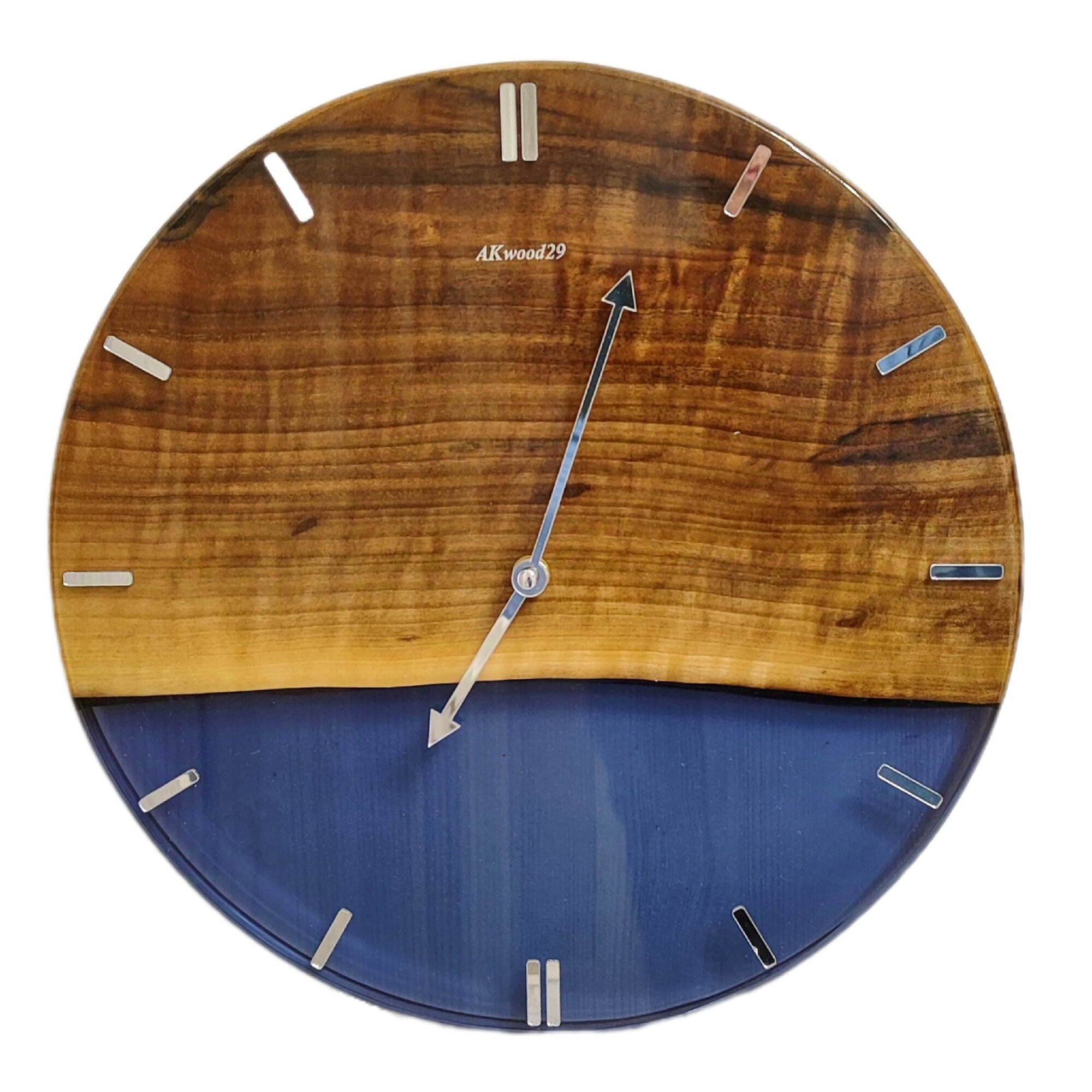 Часы настенные ручной работы из дерева и эпоксидной смолы "Орех 24-09"