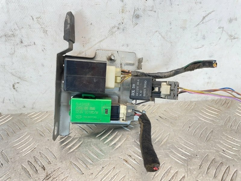 Б/У блок реле Kia Spectra 2007 SD S6D nреле центрального замкаnреле поворотовnреле вентелятораnцена за все 55315 Hyundai-KI...