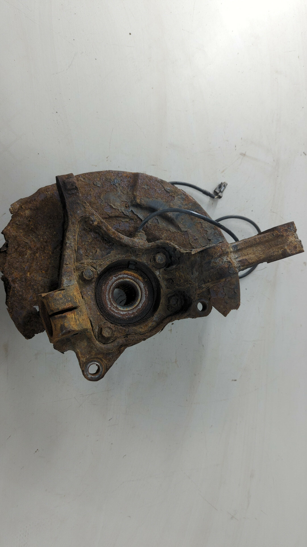 Ступица (кулак, цапфа) правая передняя Subaru Tribeca (B9) Б/У