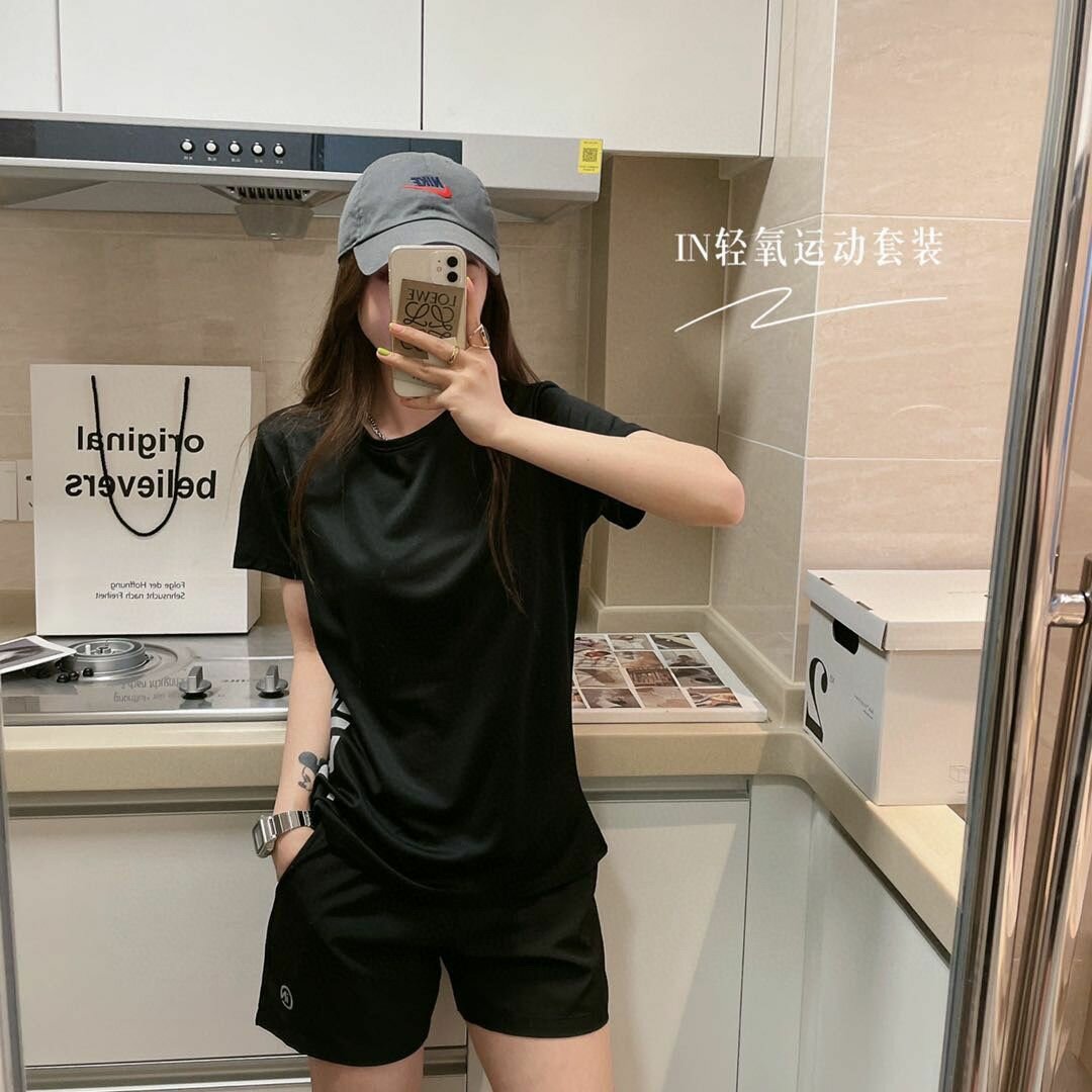 Костюм спортивный