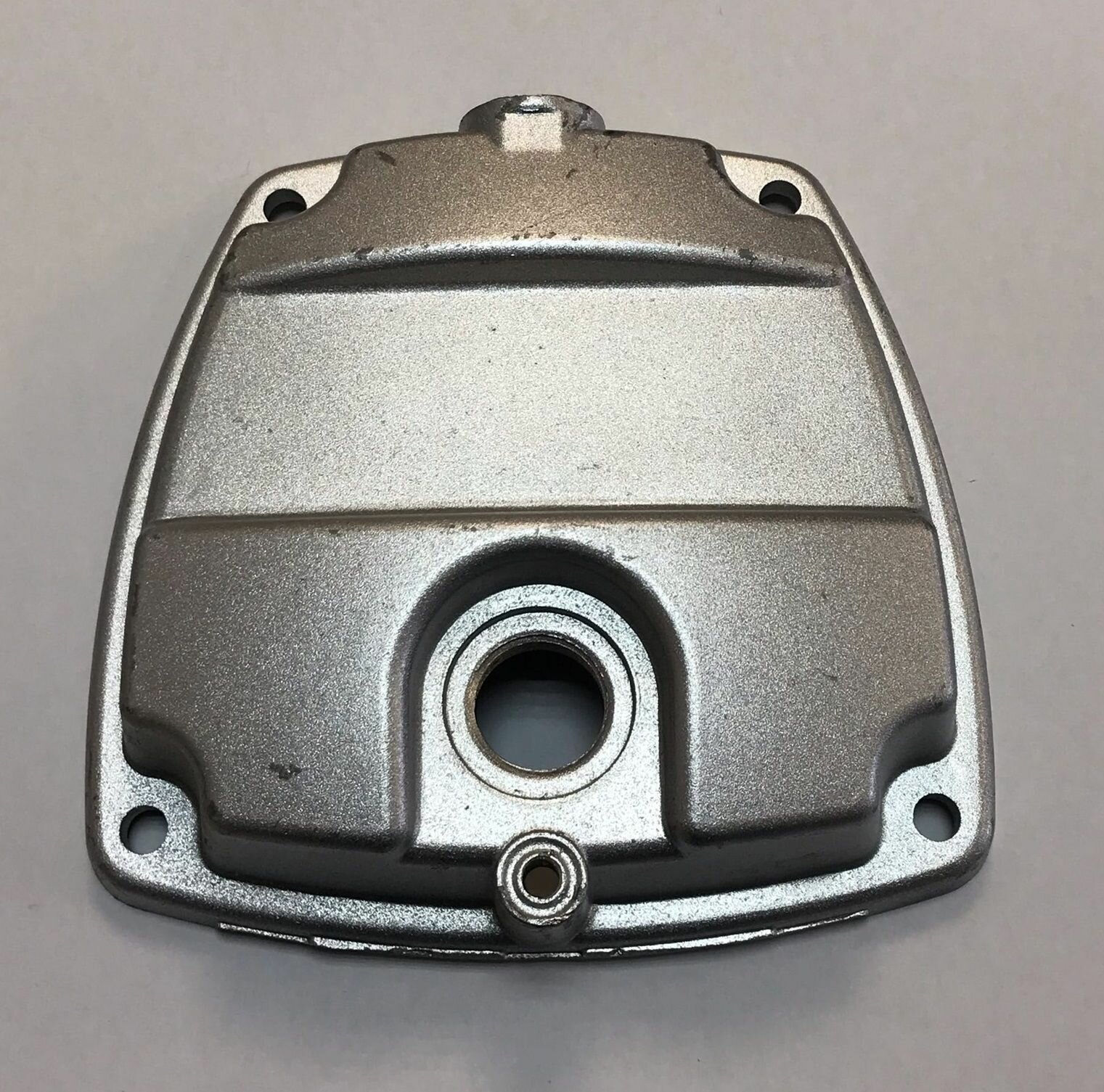 Крышка картера компрессора одноцилиндрового с прокладкой.