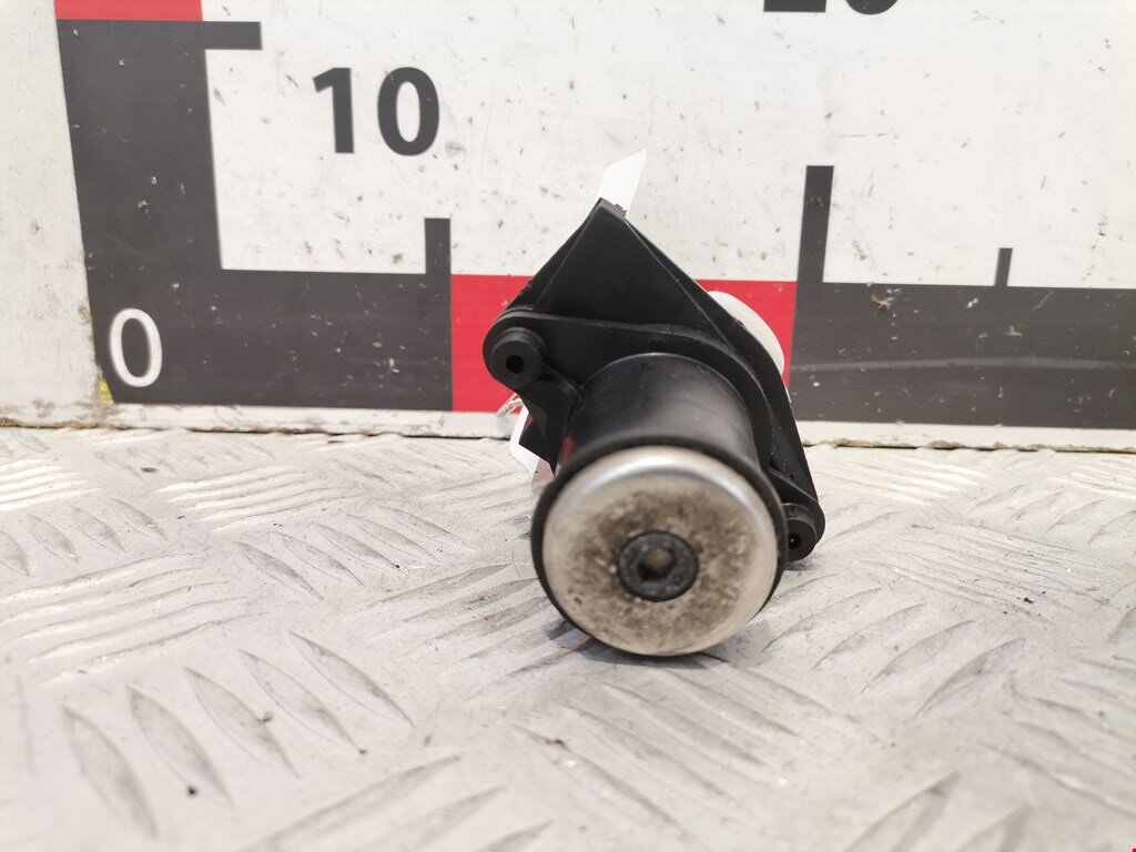 Личинка дверного замка Ford Fiesta 5 1358410 арт. 1532322