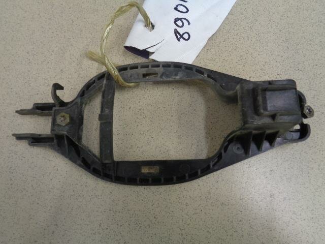 Кронштейн ручки задней левой от Land Rover Range Rover 3 2002-2012
