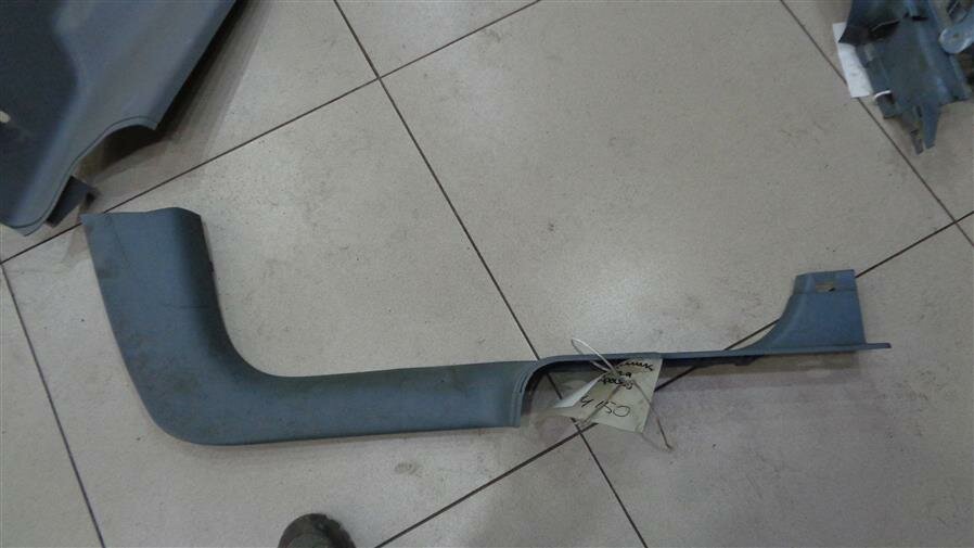 Накладка порога (внутренняя) передняя правая от Renault Scenic 1 1996-2003