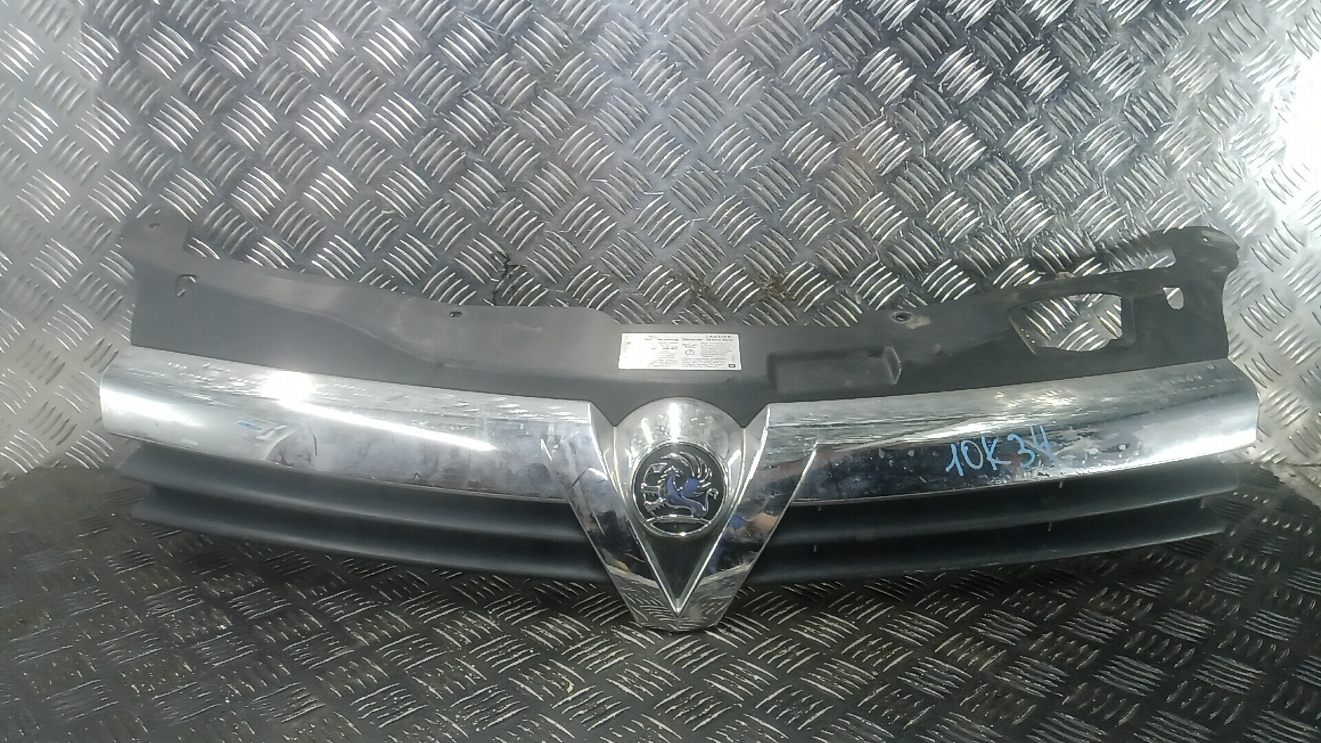 Решетка радиатора OPEL ASTRA H