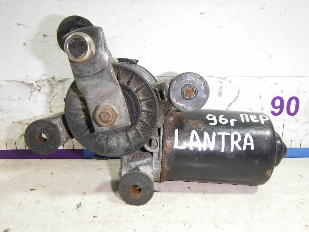 Моторчик стеклоочистителя передний Hyundai Lantra 9810029100